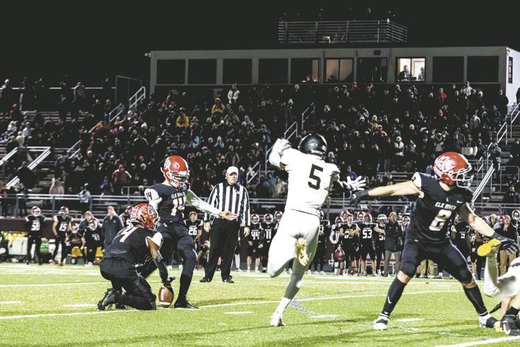 Elks finish off Huskies with monumental stop | Elk River Star News ...