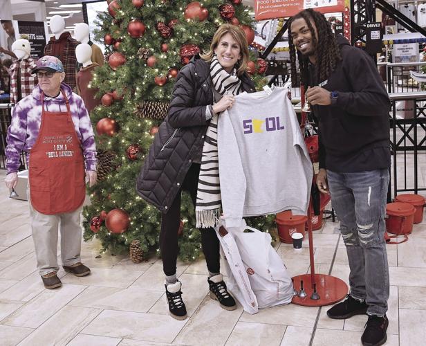 Vikings K.J. Osborn rings bells for the Salvation Army in Eden Prairie ...