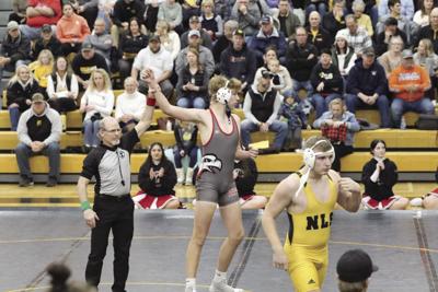 White Hawks wrestlers sweep home duals | Sports | hometownsource.com