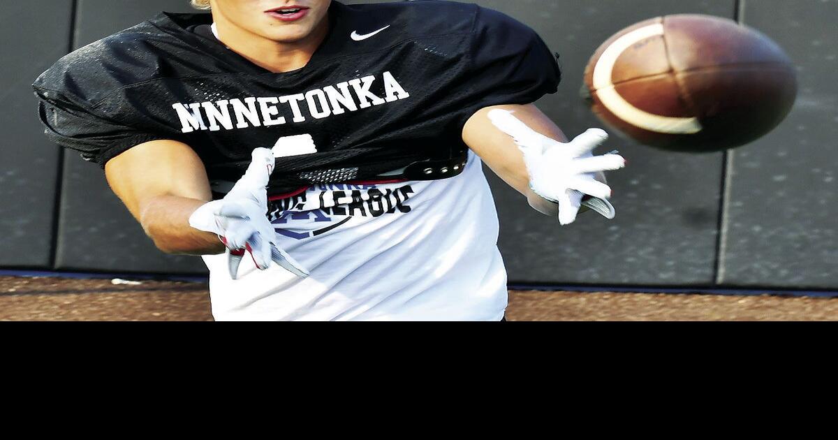 Tonka football team has matinee | Sports | hometownsource.com