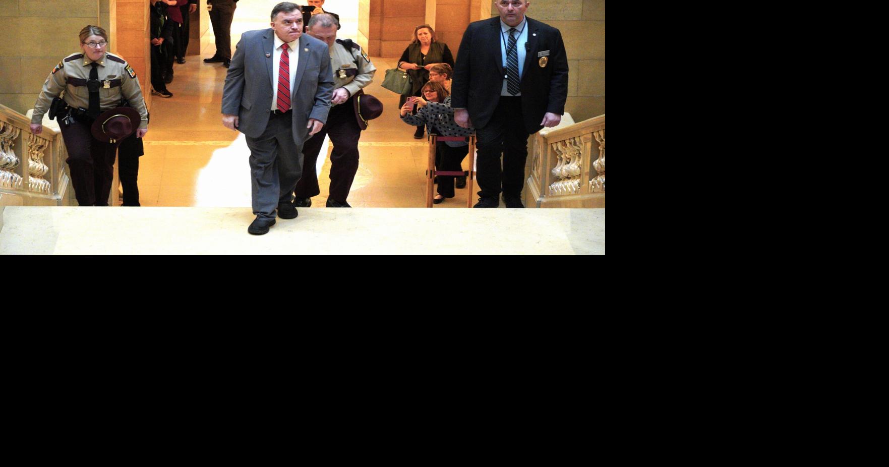 Legislature welcomes Sen. Hoffman, honors Rep. Hortman as 2026 session ...