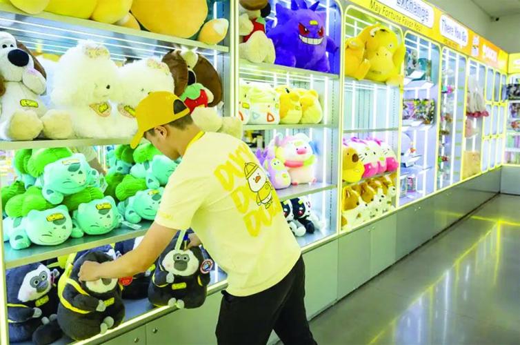 New Japanese-inspired claw machine arcade in Eagan draws thousands ...