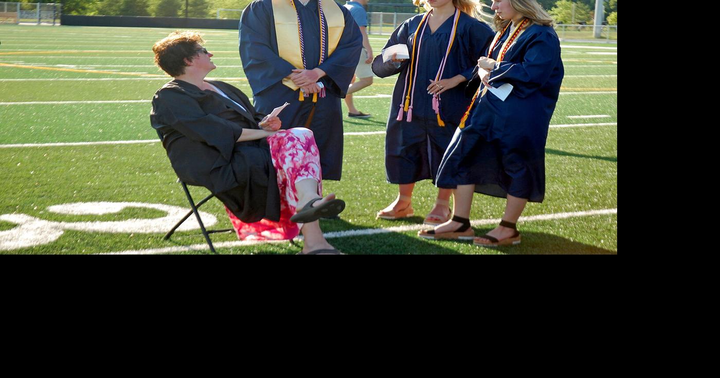 Graduating the Rosemount High School Irish way | Free | hometownsource.com