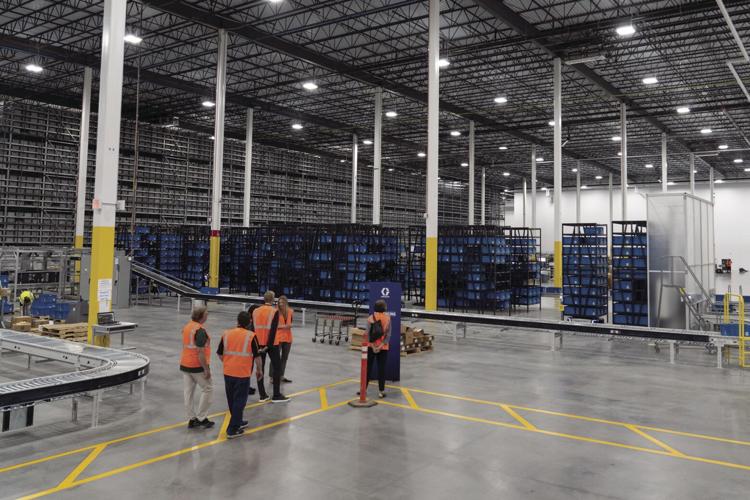 Graco unveils new worldwide distribution center in Dayton | Free | hometownsource.com