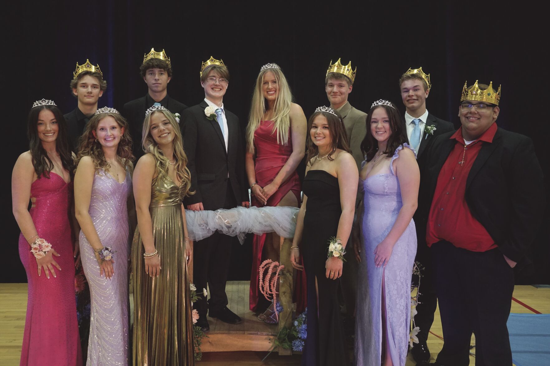 Westonka prom takes students to the ‘bayou’ | Community ...