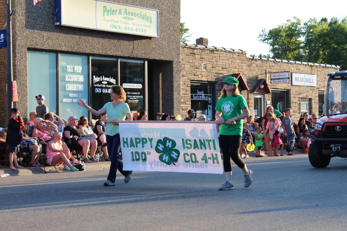 Picture perfect evening for the Isanti Rodeo Jubilee Days Parade ...