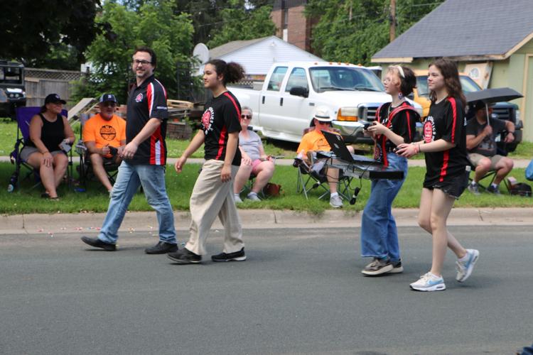 2024 Farmington Dew Days Grand Day Parade delights | Dakota County ...
