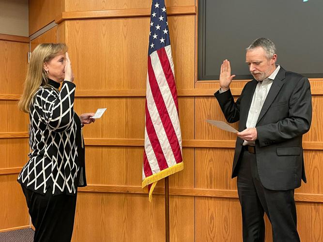 Apple Valley Council members sworn in | Free | hometownsource.com