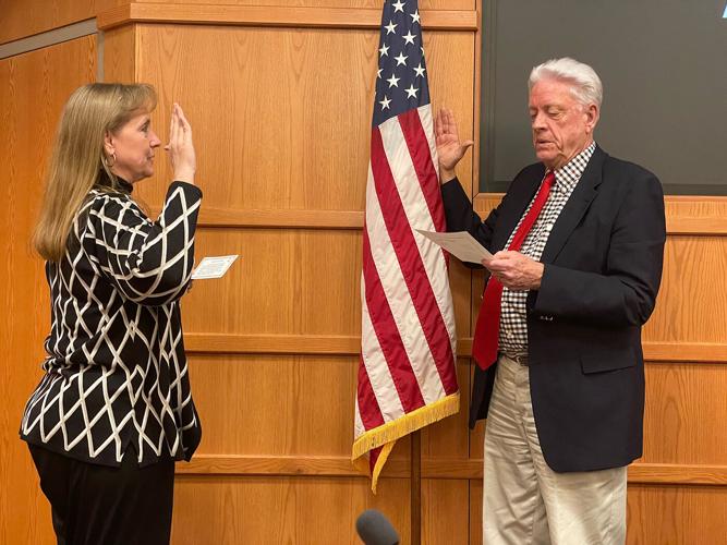 Apple Valley Council members sworn in | Free | hometownsource.com