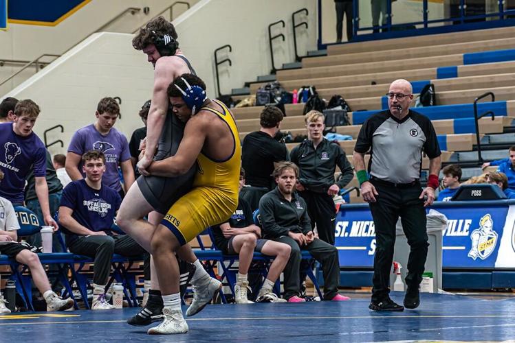 Top-ranked Knights cruise through duals | Sports | hometownsource.com