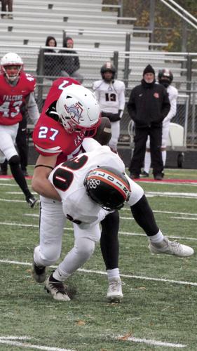 Armstrong football dominates Orioles 63-12 | Sports | hometownsource.com