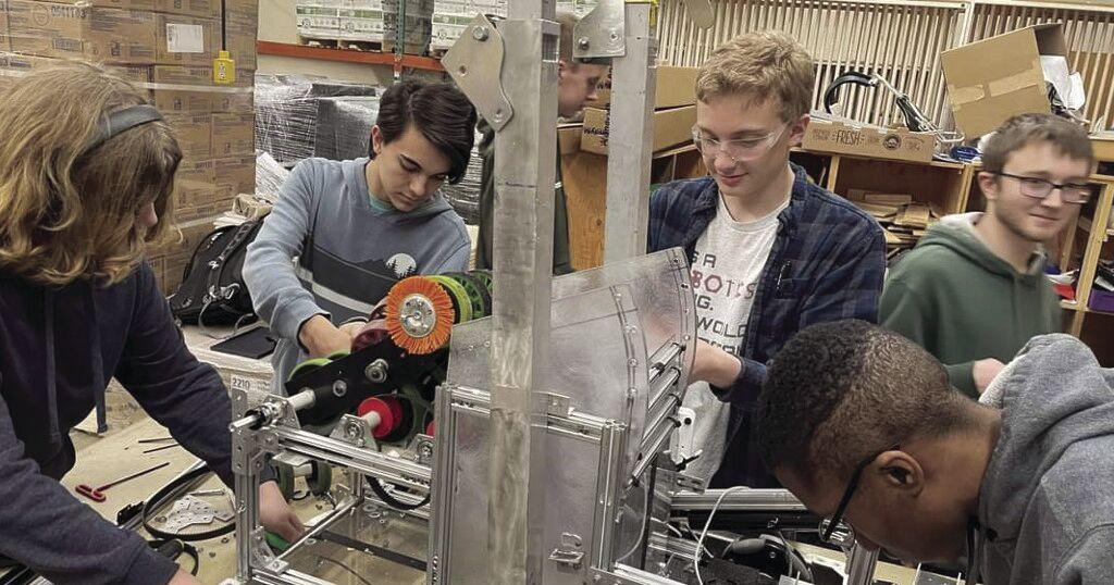Waconia’s Robocats engineering new opportunities | Community ...