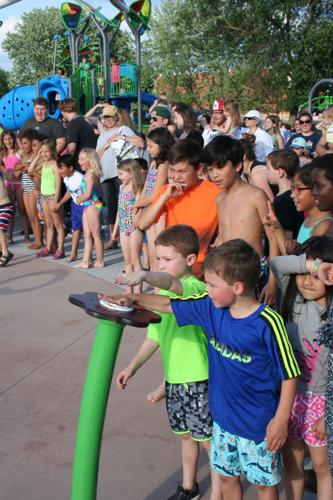 Splash pad opening draws a large crowd | Coon Rapids | hometownsource.com