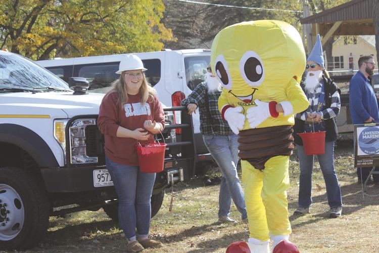 Pumpkins soar across the Mille Lacs County Fairgrounds | Free ...