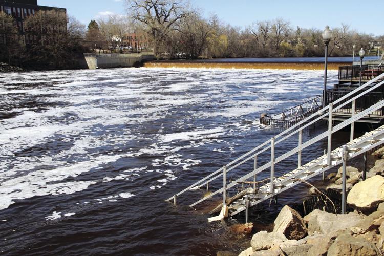Mississippi River receding | Anoka | hometownsource.com