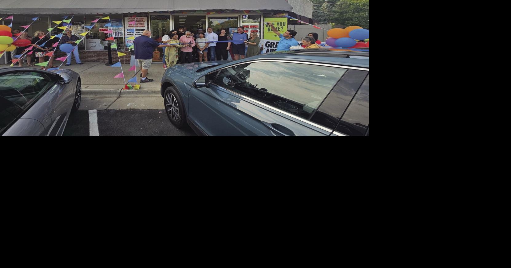 Liquor store holds grand opening | Community | hometownsource.com
