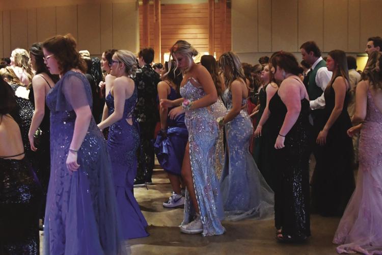 North Branch Vikings enjoy Prom 2023 | Local News | hometownsource.com