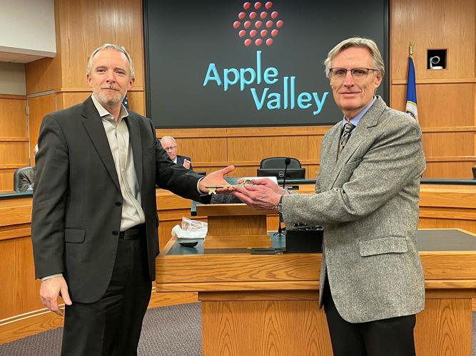 Retiring Apple Valley City Planner Tom Lovelace honored | Free ...