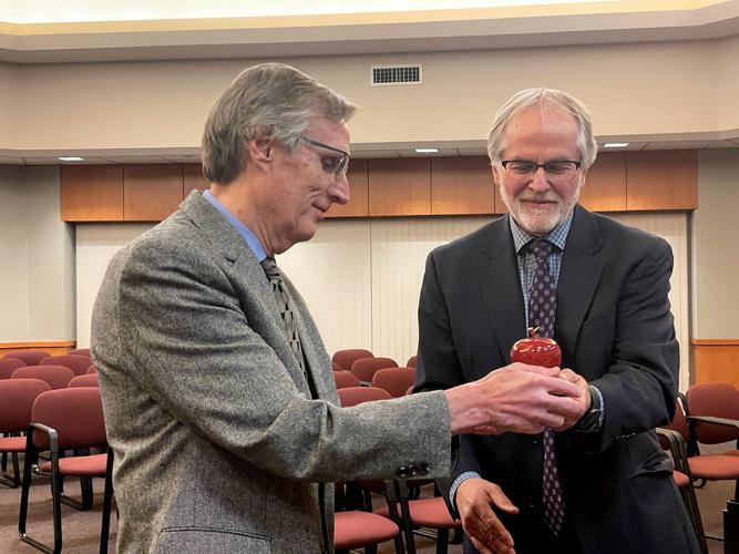 Retiring Apple Valley City Planner Tom Lovelace honored | Free ...