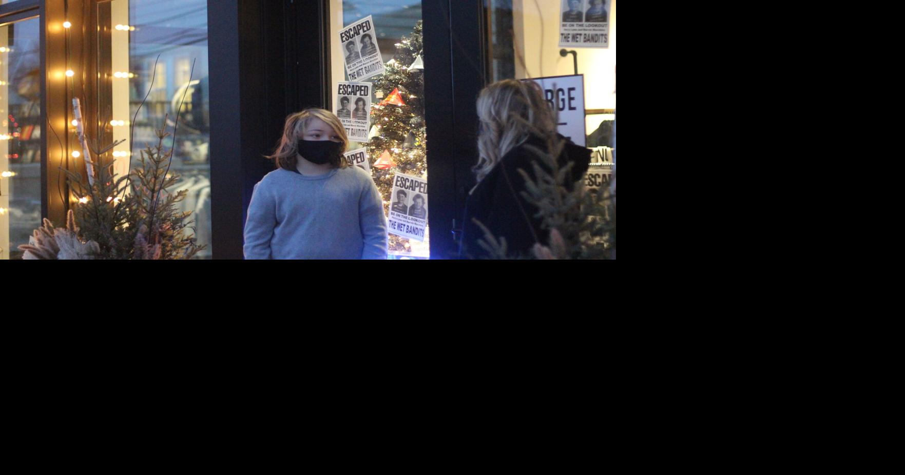Photos: Edina 6th-grader helps bring ‘Home Alone’ window display to ...