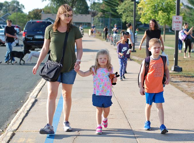 Greenleaf Elementary staff welcome students back to school | Free ...