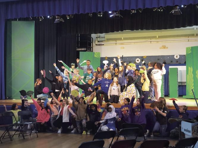 Alice Smiths Elementary took on classic ‘Wizard of Oz’ | Eden Prairie ...