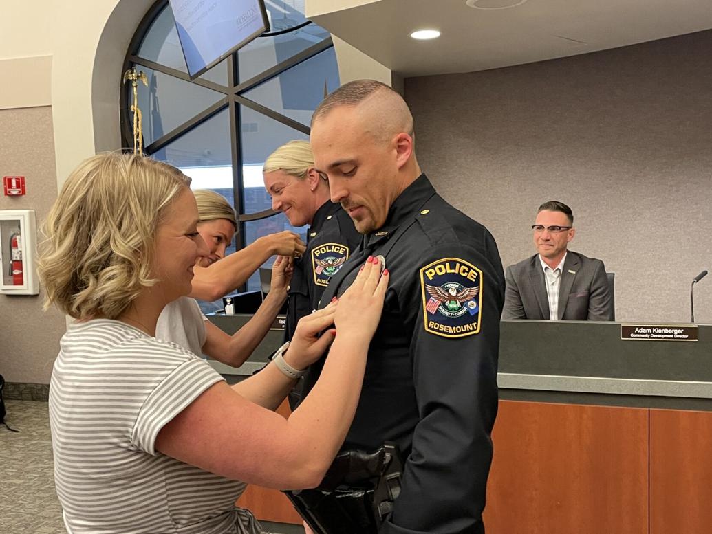Rosemount police officers take oath of office | Free | hometownsource.com