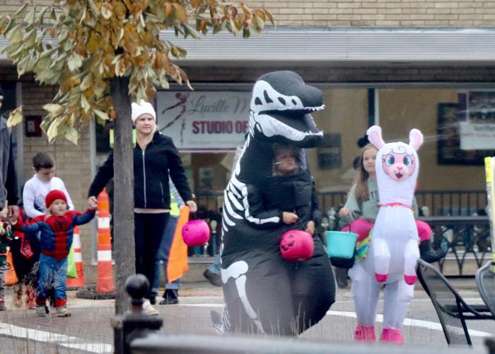 2022 Monticello Chamber and MCC trick-or-treating | | hometownsource.com