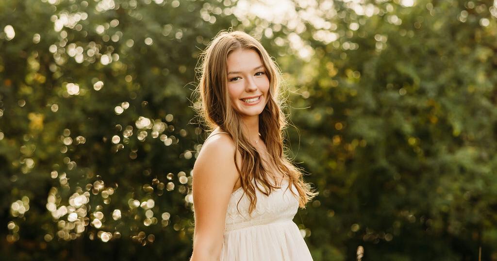 Two BHS seniors earn Triple ‘A’ Award | Burnsville | hometownsource.com