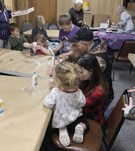 Getting into the spirit at Randall Holly Day | News | hometownsource.com