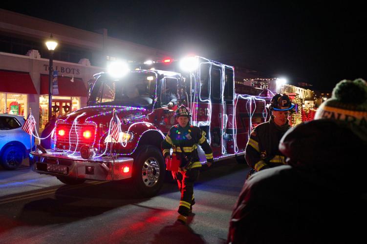 Wayzata welcomes families to Light up the Lake | Wayzata ...