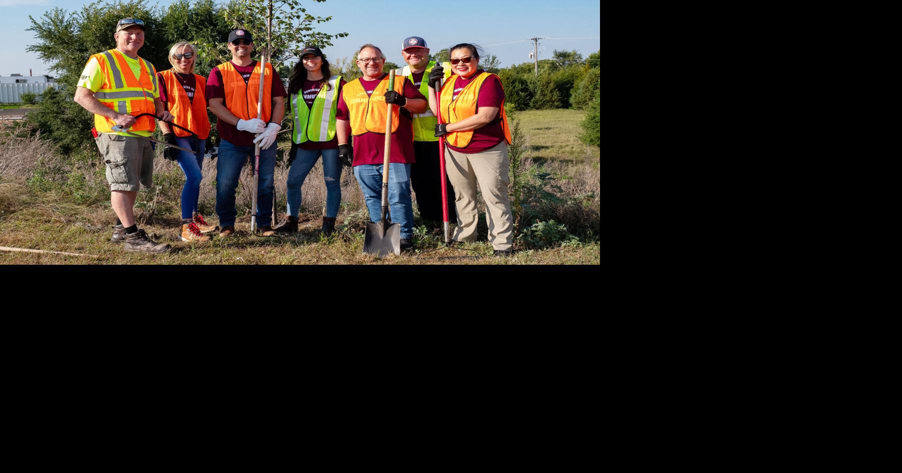 Day of Service volunteers plant trees along 7th Street | Monticello ...