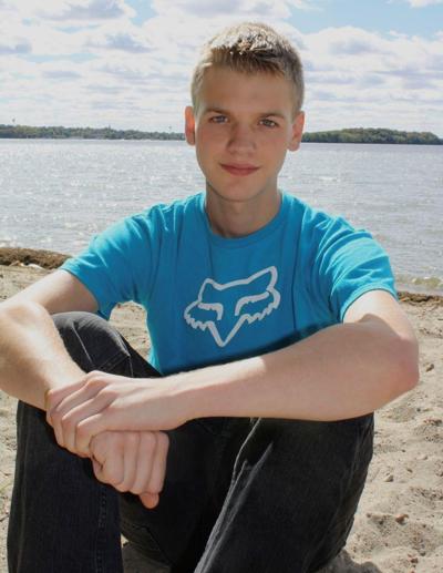 Austin L. Reich | Obituaries | hometownsource.com