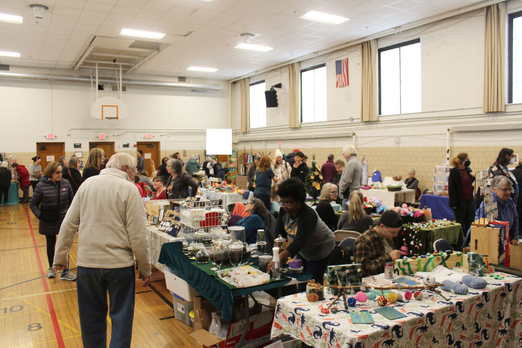 PHOTOS: Lenox Community Center welcomes hundreds for craft fair | Local ...