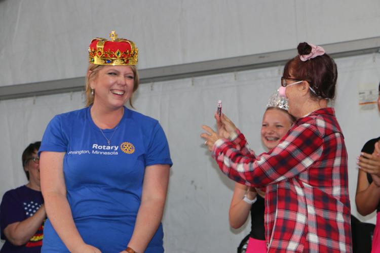 The 2024 Kiss the Pig winner is crowned at Dew Days | Farmington ...