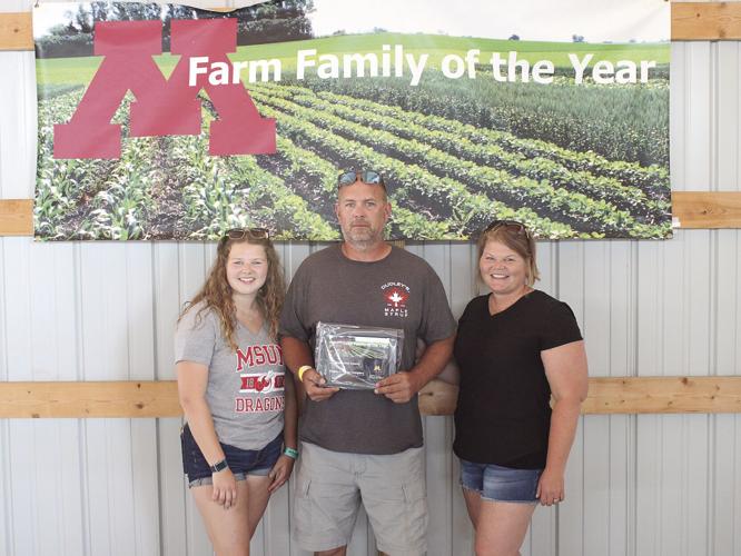 Big Lake syrup makers named Sherburne County Farm Family of the Year ...
