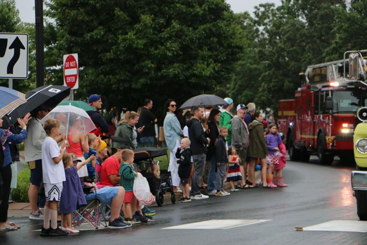 2024 Eagan Funfest Parade floats through rain to entertain | Free ...