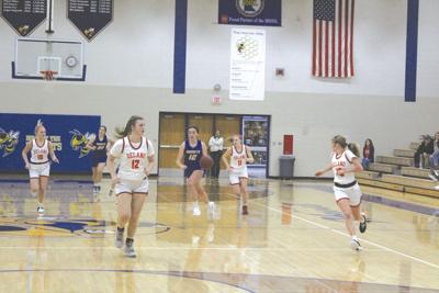 Hornet girls hoops battles hard at home | Sports | hometownsource.com