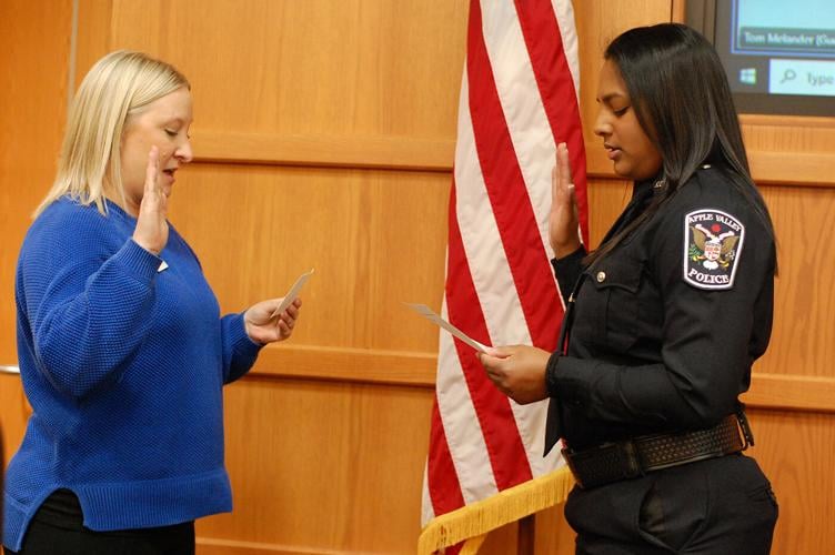 New Apple Valley police officer takes oath | Free | hometownsource.com