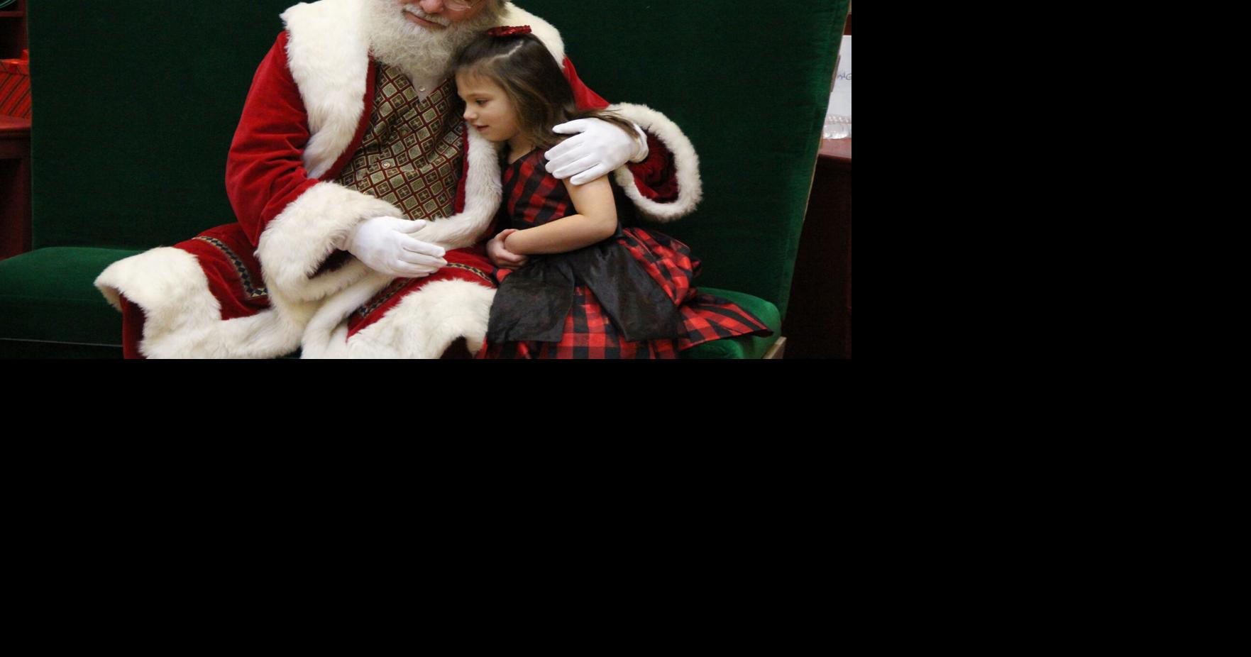 Santa Claus meets with special needs kids during sensory-friendly event ...
