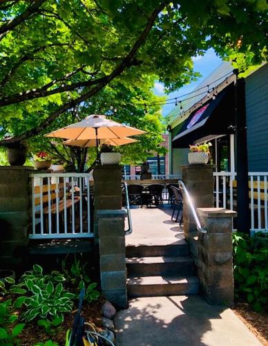 318 Cafe reopens in Excelsior | Excelsior/South Lake | hometownsource.com