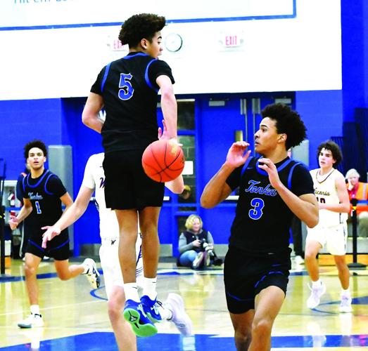 Isa El-Amin gets hot, puts Waconia away | Sports | hometownsource.com