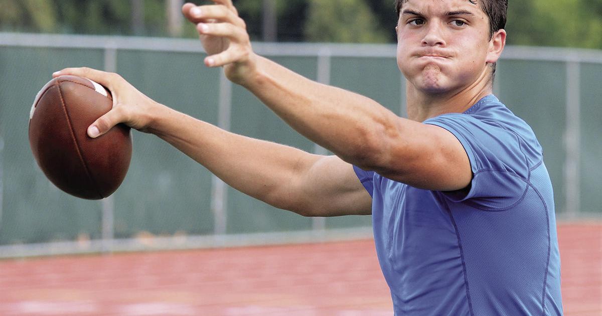 Hopkins' James Klecker breaks tradition as football QB | Hopkins ...