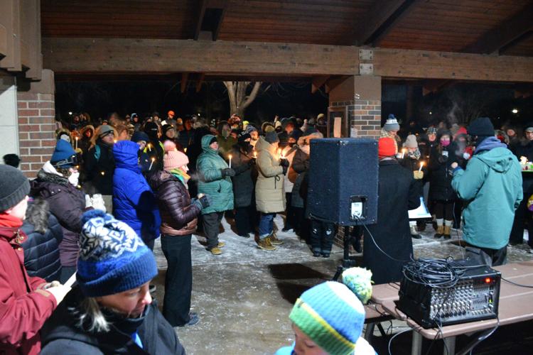 Hundreds mourn Alex Pretti in Golden Valley | Free | hometownsource.com