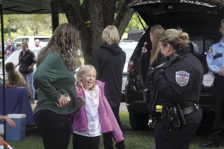 Anoka holds rescheduled 'Cookout with Cops' | Anoka | hometownsource.com