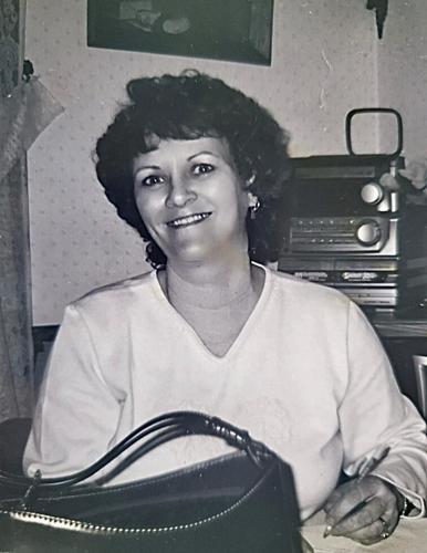 Andrea "Ande" Jewel Armstrong | Obituaries | hometownsource.com