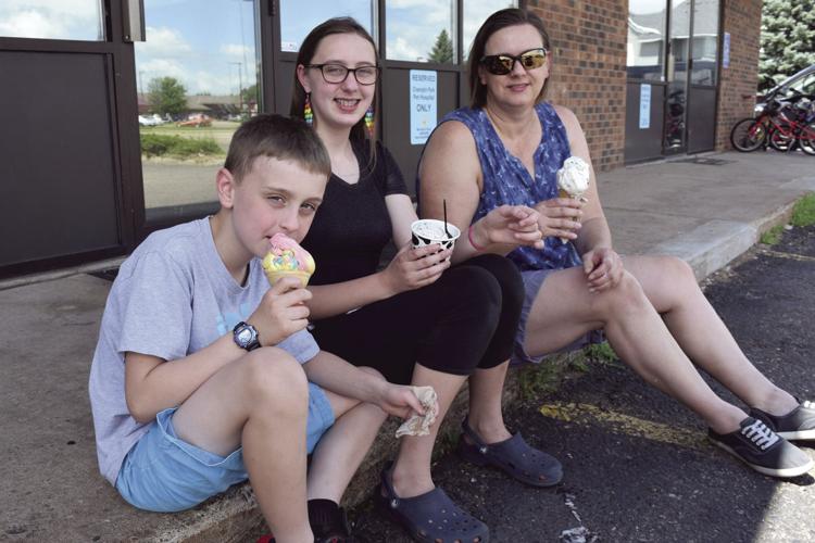 Cones with a Cop event draws crowd in July heat | Champlin ...