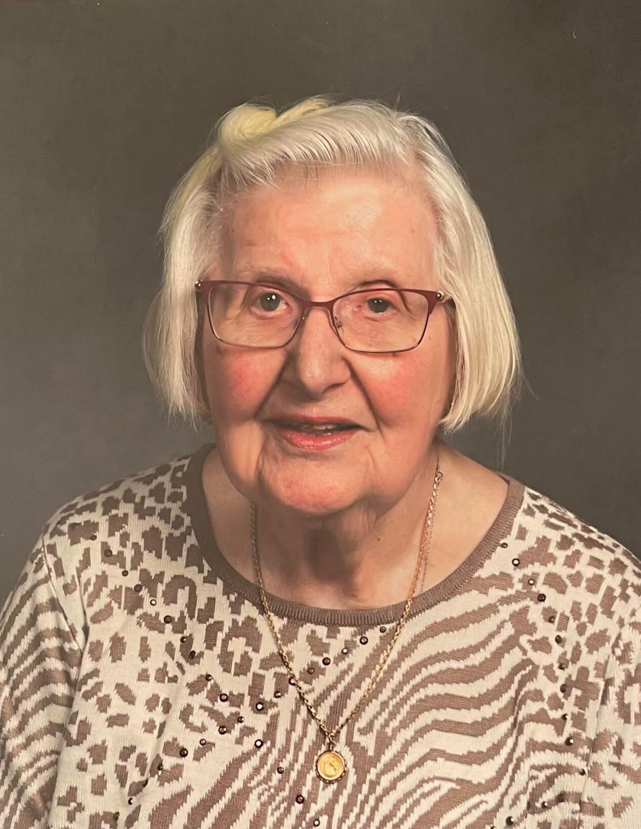 Charlotte L. Robledo | Obituaries | hometownsource.com