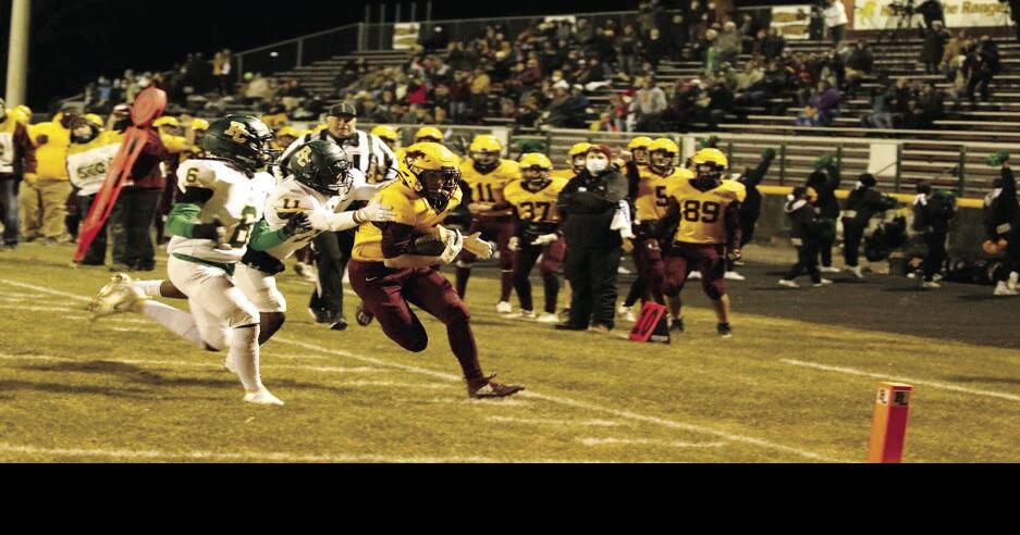 Forest Lake football pulls out close win | Forest Lake Times ...