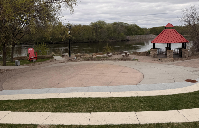 Council rejects proposal to relocating DERBA red chair to Rivers Edge ...